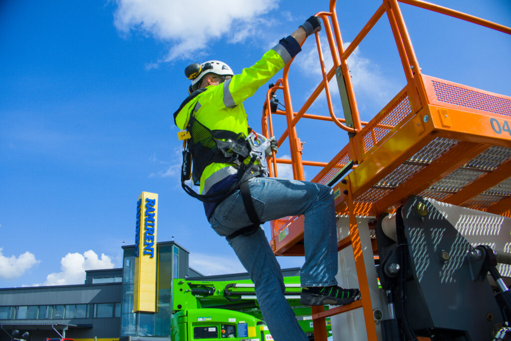 First aid, scaffolding safety & fall protection - Jatkokoulutus